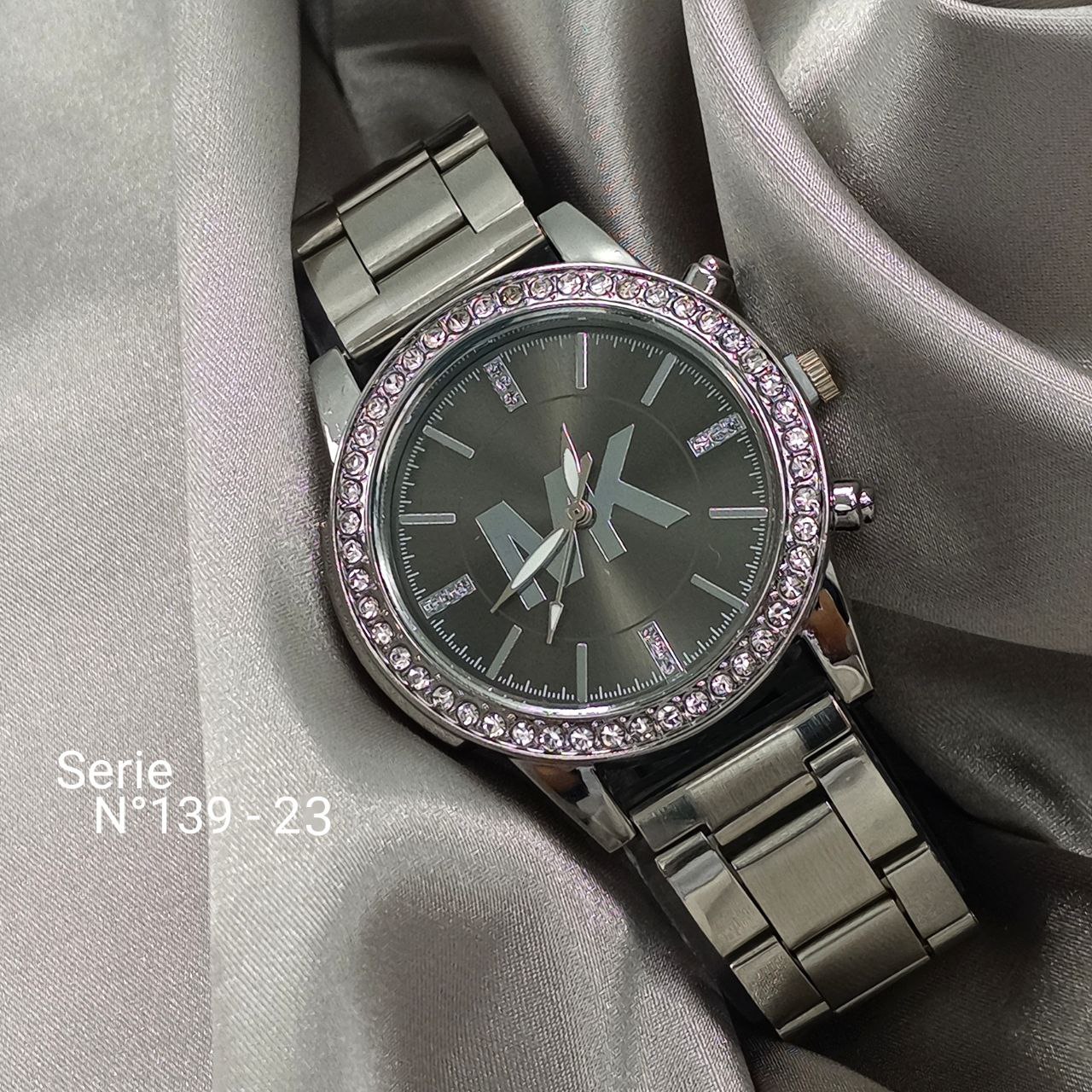 RELOJ SERIE N°139 – Bisuteria 888